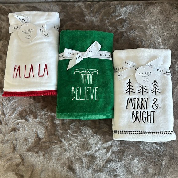 Rae Dunn | Bath | Rae Dunn Hand Towels Holiday Tree Elf Red Fa La La ...